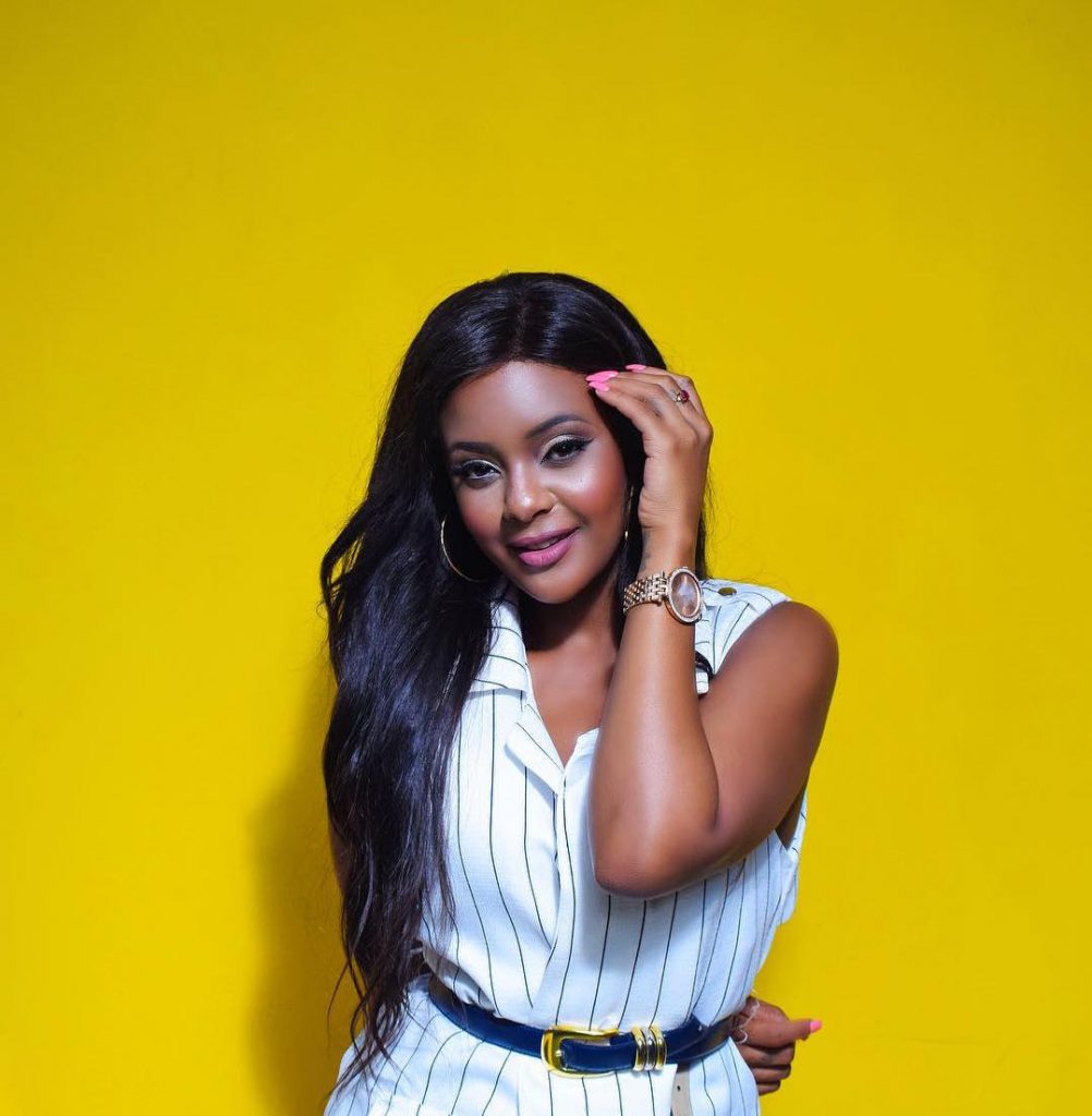 DOWNLOAD MP3 Mimi Mars - Una Ft Marioo & Young Lunya