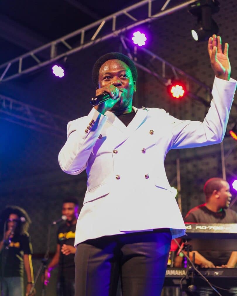 AUDIO Mkhululi Bhebhe - Ndiyeyu Jesu Medley MP3 DOWNLOAD - citiMuzik