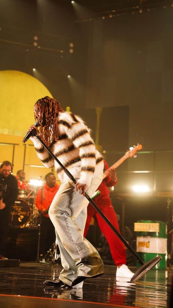 "He made it worse by doing that funny moonwalk" - Reactions as Asake's ...