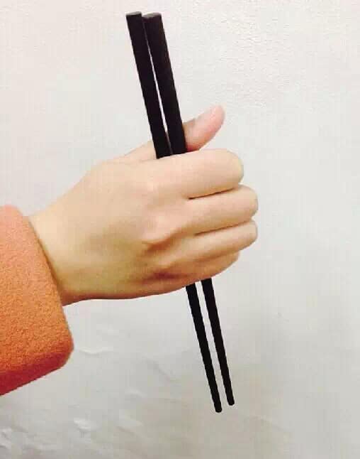 How To Use Chopstick While Eating - citiMuzik