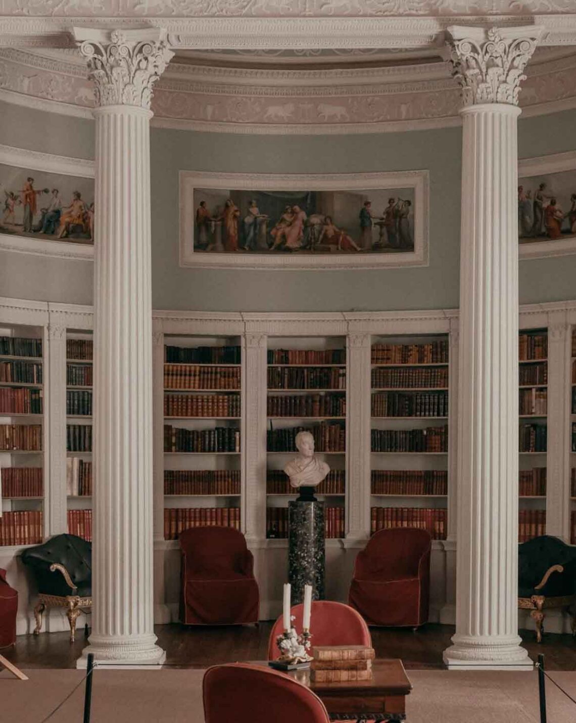 What is Light Academia? Everything You Need To Know - citiMuzik