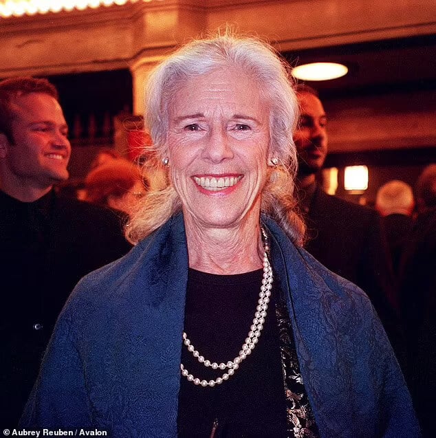 Frances Sternhagen Net Worth: A Tribute to a Theatrical Luminary ...
