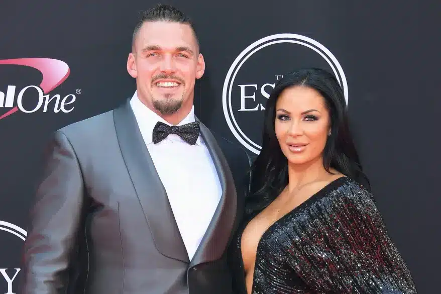 Derek Wolfe Wife: The Defensive Line of Love with Abigail Burrows ...