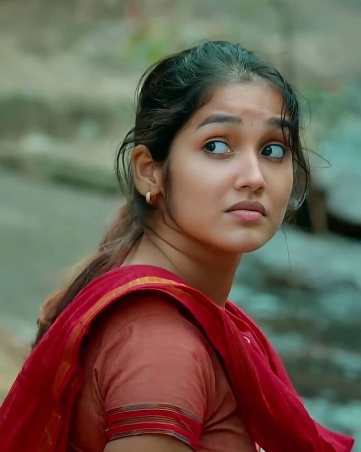 Anikha Surendran Age: The Young Starlet's Rise in Cinema - citiMuzik